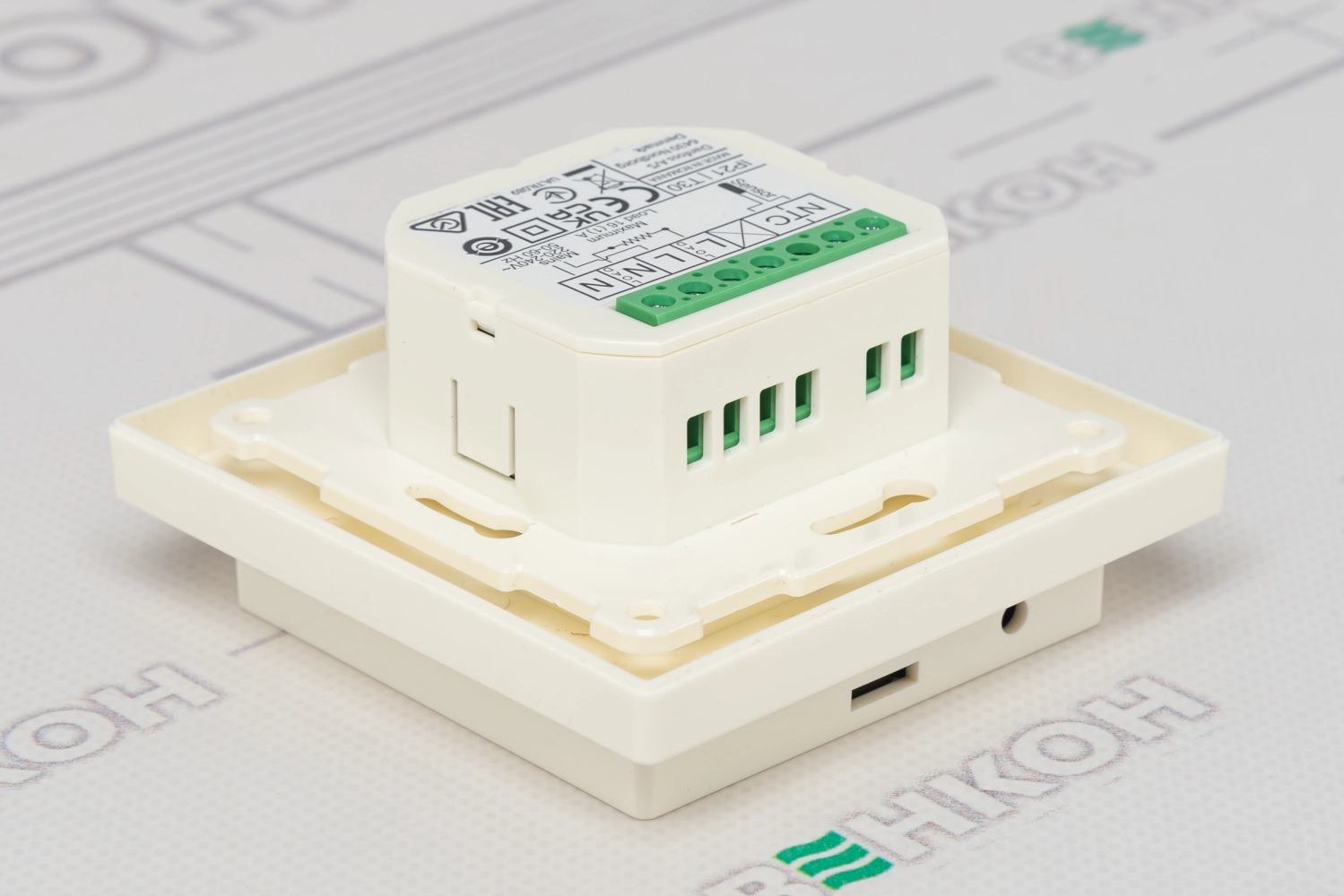 ᐉ Терморегулятор Devi DEVIreg Smart White (140F1141) купити по ціні 8 892 грн. в Києві та Львові ...