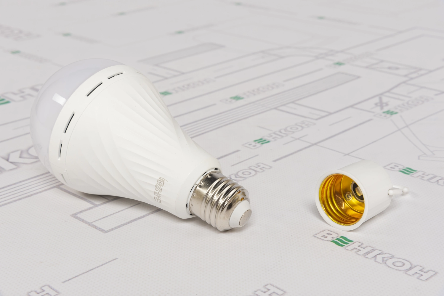 ᐉ Акумуляторна LED-лампа Eurolamp A70 12W 4500K 220V E27 (LED-A70-12274 ...